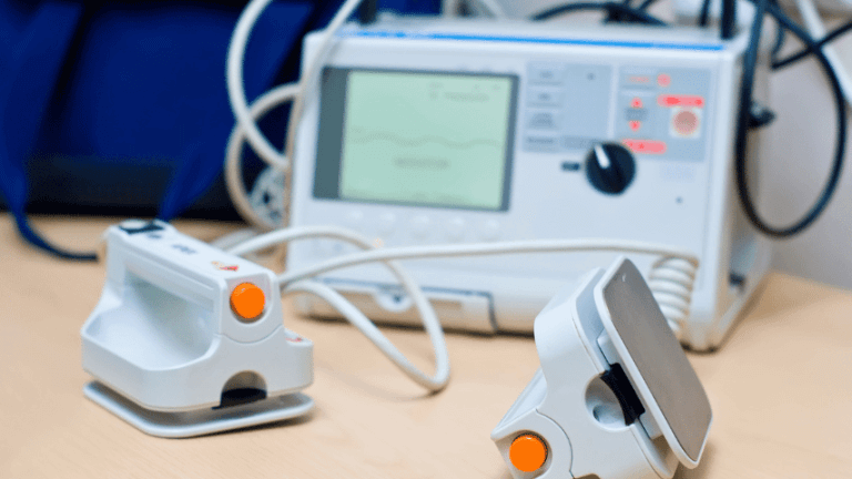 Best AEDs For Home Use in 2024 [With Price] - Heart Start CPR